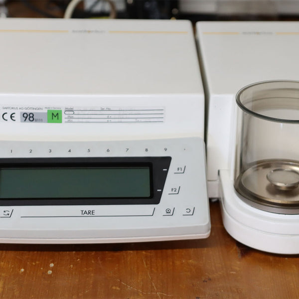 Sartorius Balance Table